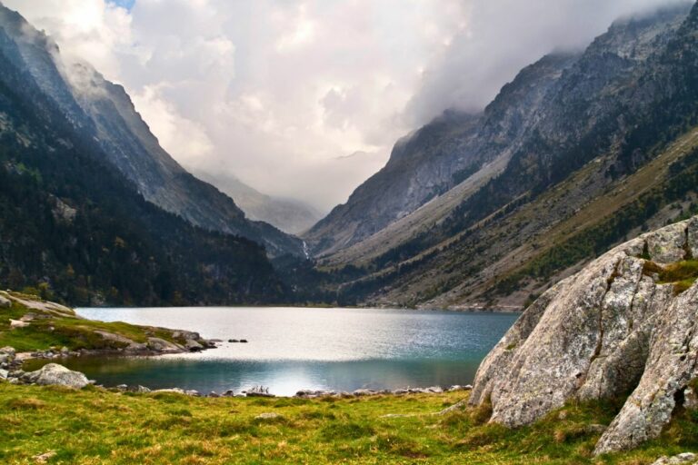 Top 10 des plus beaux lacs de France où se baigner - Hôtel Secret